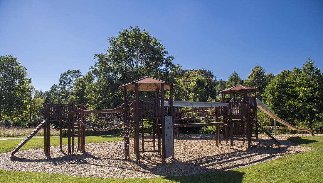 Playground at the Eslohe spa gardens - Sauerland.com