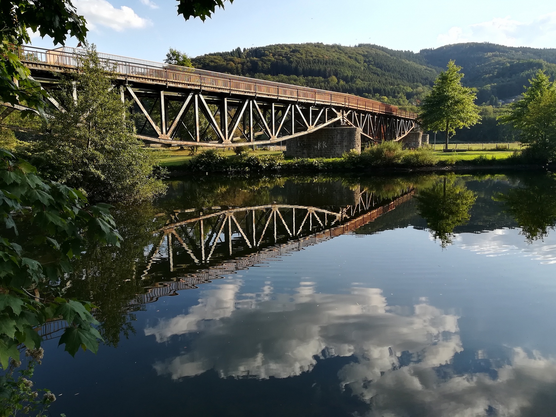 Fish belly arch bridge - Sauerland.com